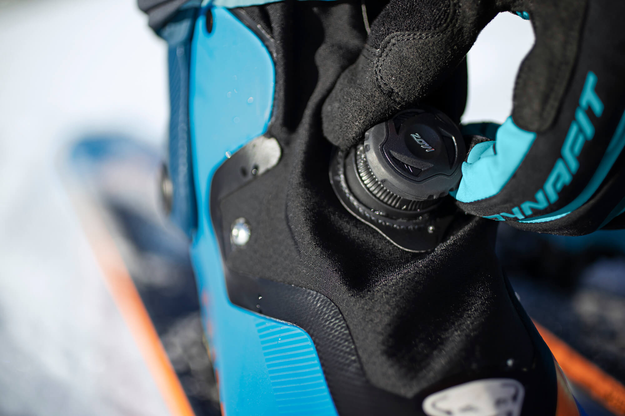 RECENZE: DYNAFIT TLT X – LEHKÉ SKIALPOVÉ BOTY | Tulení pásy